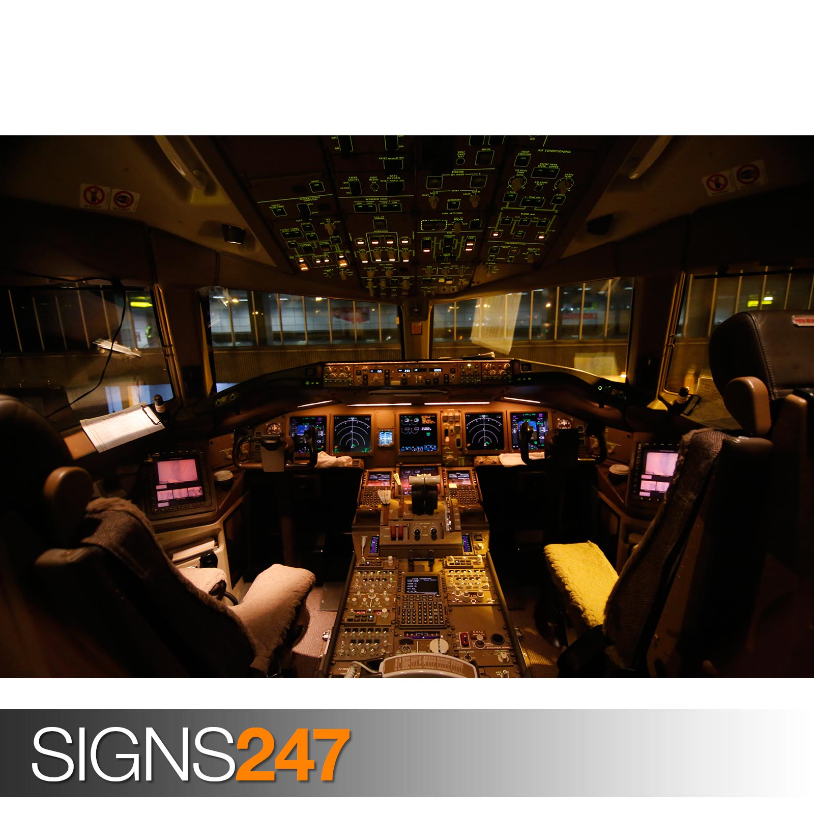 Boeing 777 Cockpit Poster